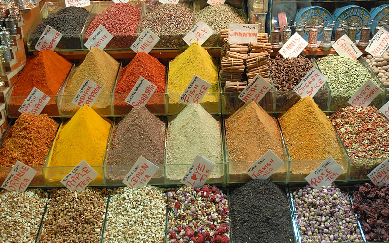 - Misir čaršija u Istanbulu - začini, slatkiši, čajevi